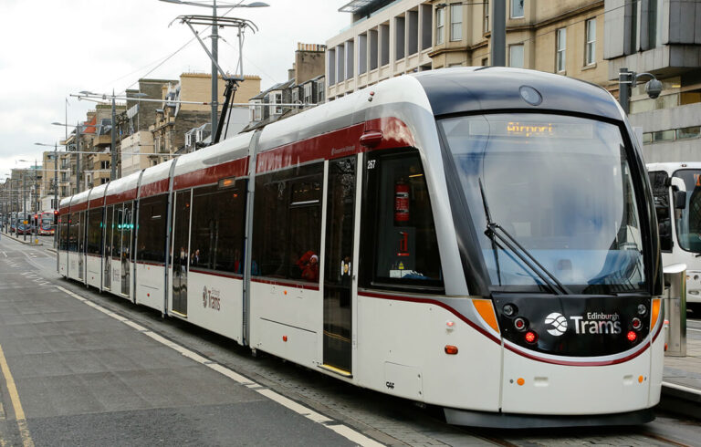 11 Wheelchair Accessible Things to Do in Edinburgh - Simply Emma